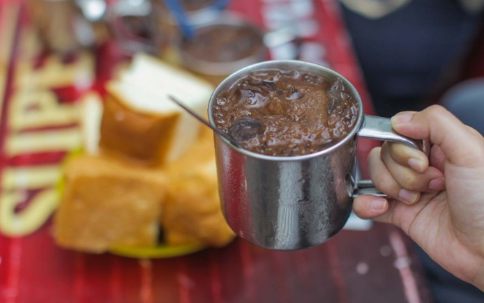 Segarnya Es Coklat Celup Roti yang Lagi Viral - Bake.co.id