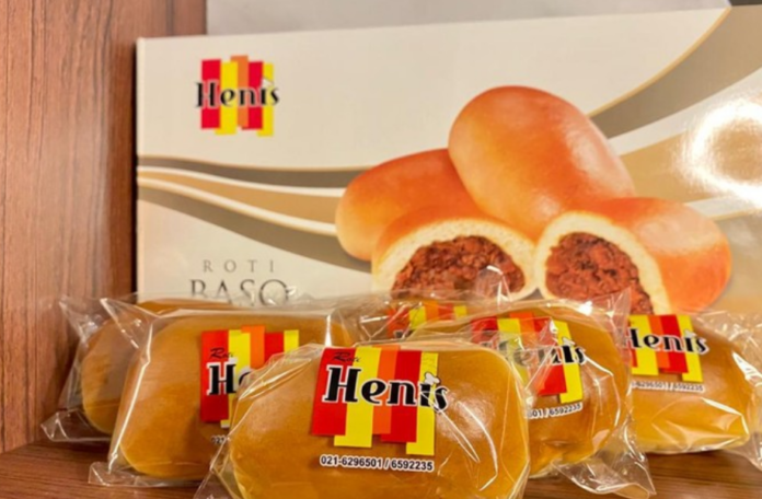 Roti Henis Mangga Besar: Roti Baso Ayam Legendaris di Jakarta - Bake.co.id